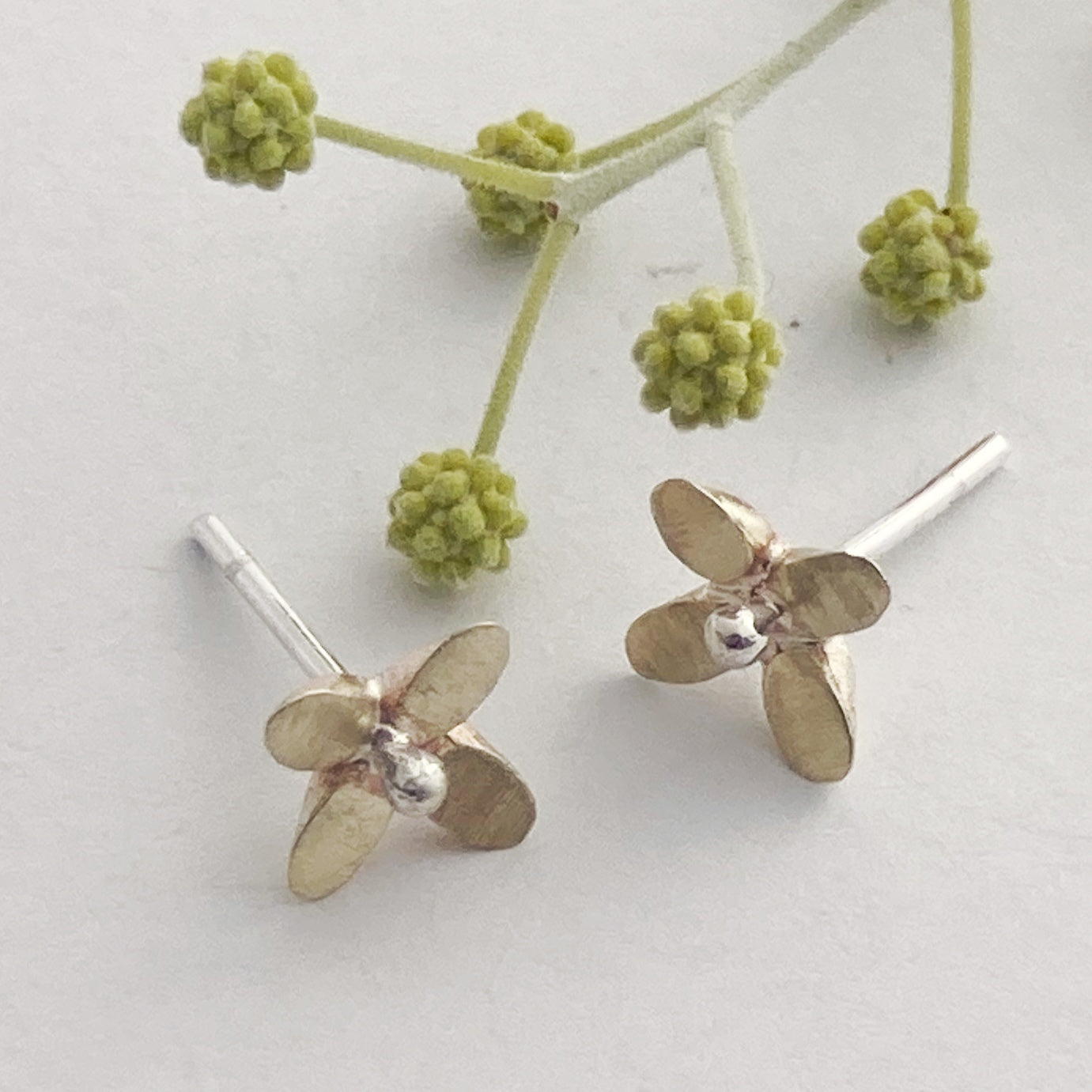 Yellow gold Star flower with silver ball – Pip Keane Design